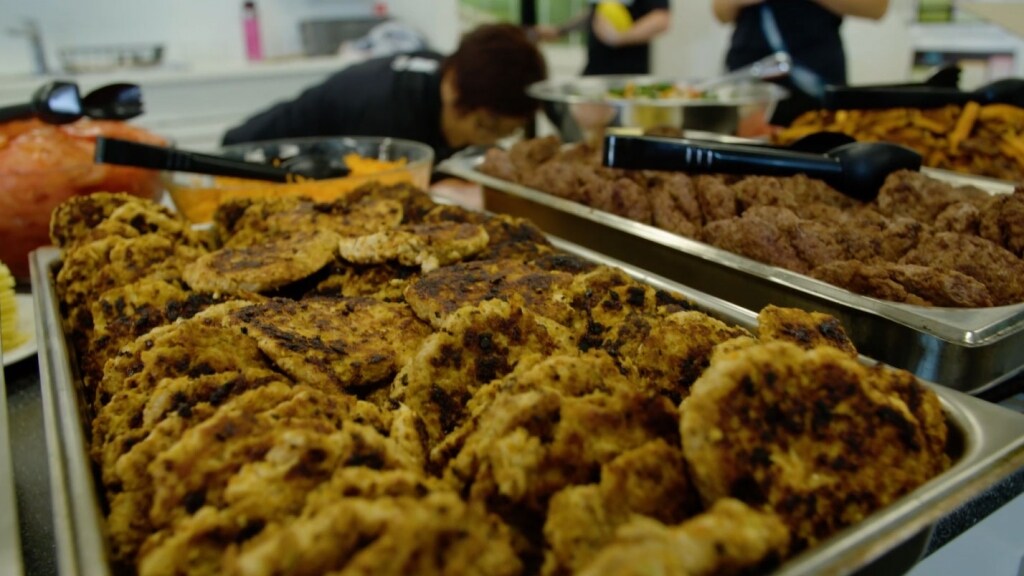 #CYPClassroom - What do footballers eat for lunch? | PTV