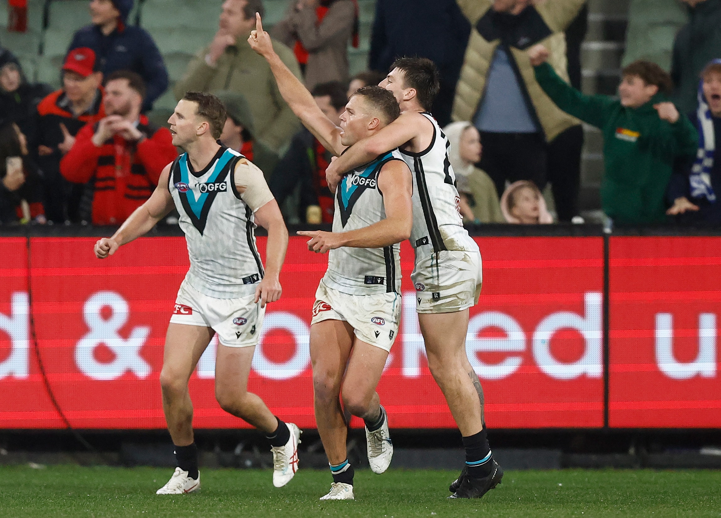 Match-winner Dan Houston wins Round 16 MG MVP