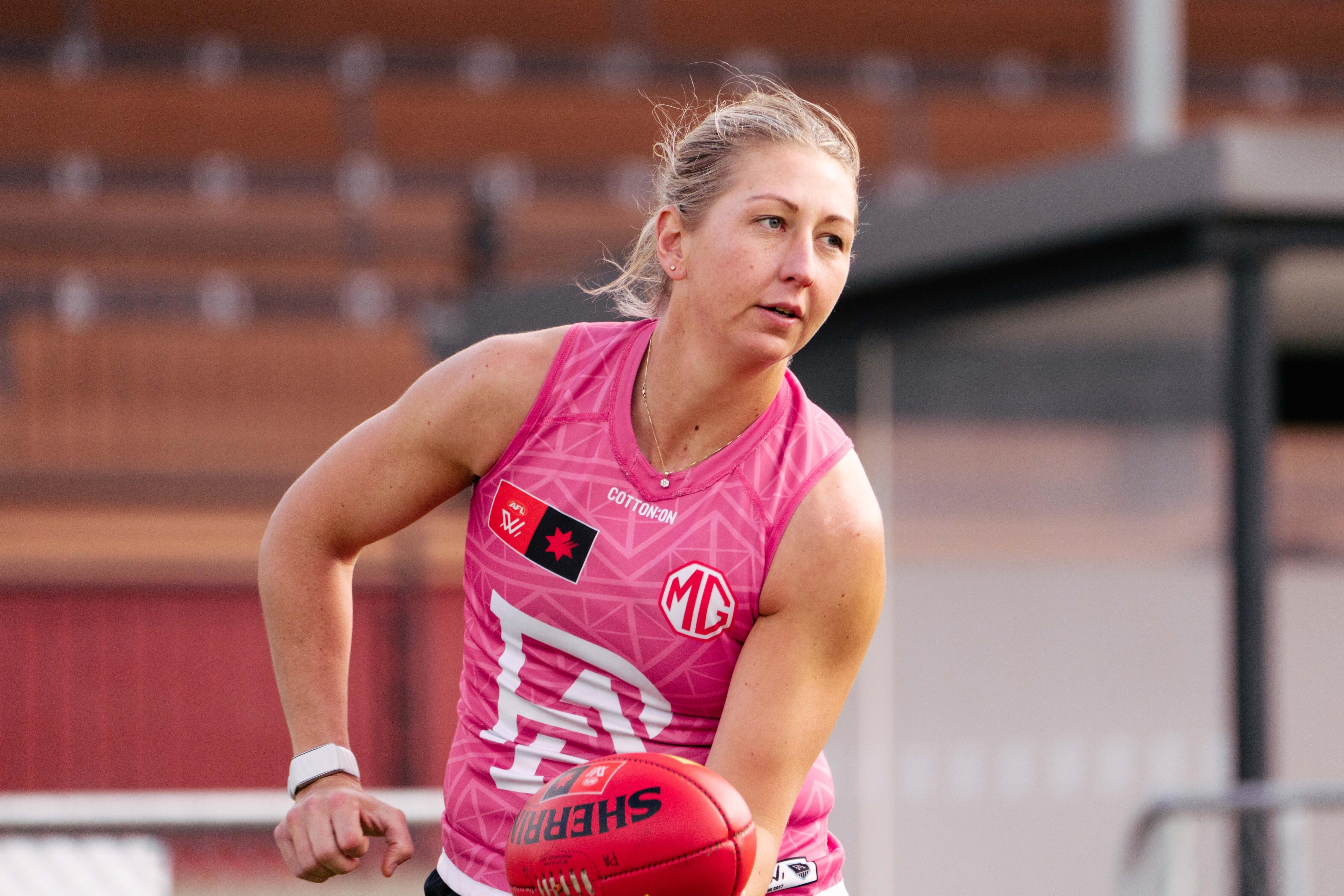 Heartbreak for Cuthbertson as ACL injury halts AFLW return