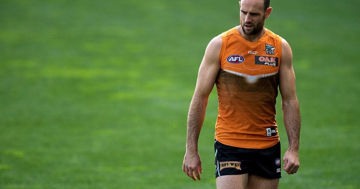 Matthew Broadbent won't play says Hinkley