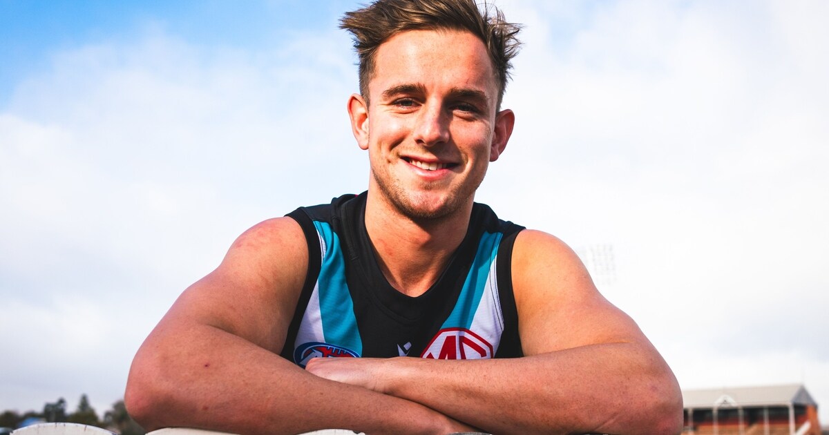 Mead keen to forge own path